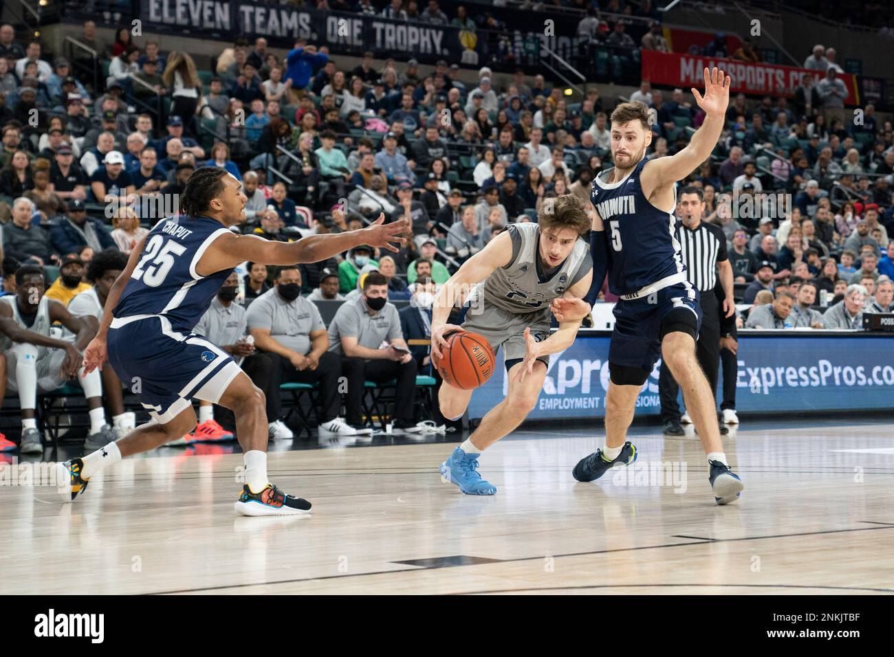 ATLANTIC CITY, NJ - MARCH 12: St. Peter's Peacocks Guard Doug Edert (25 ...