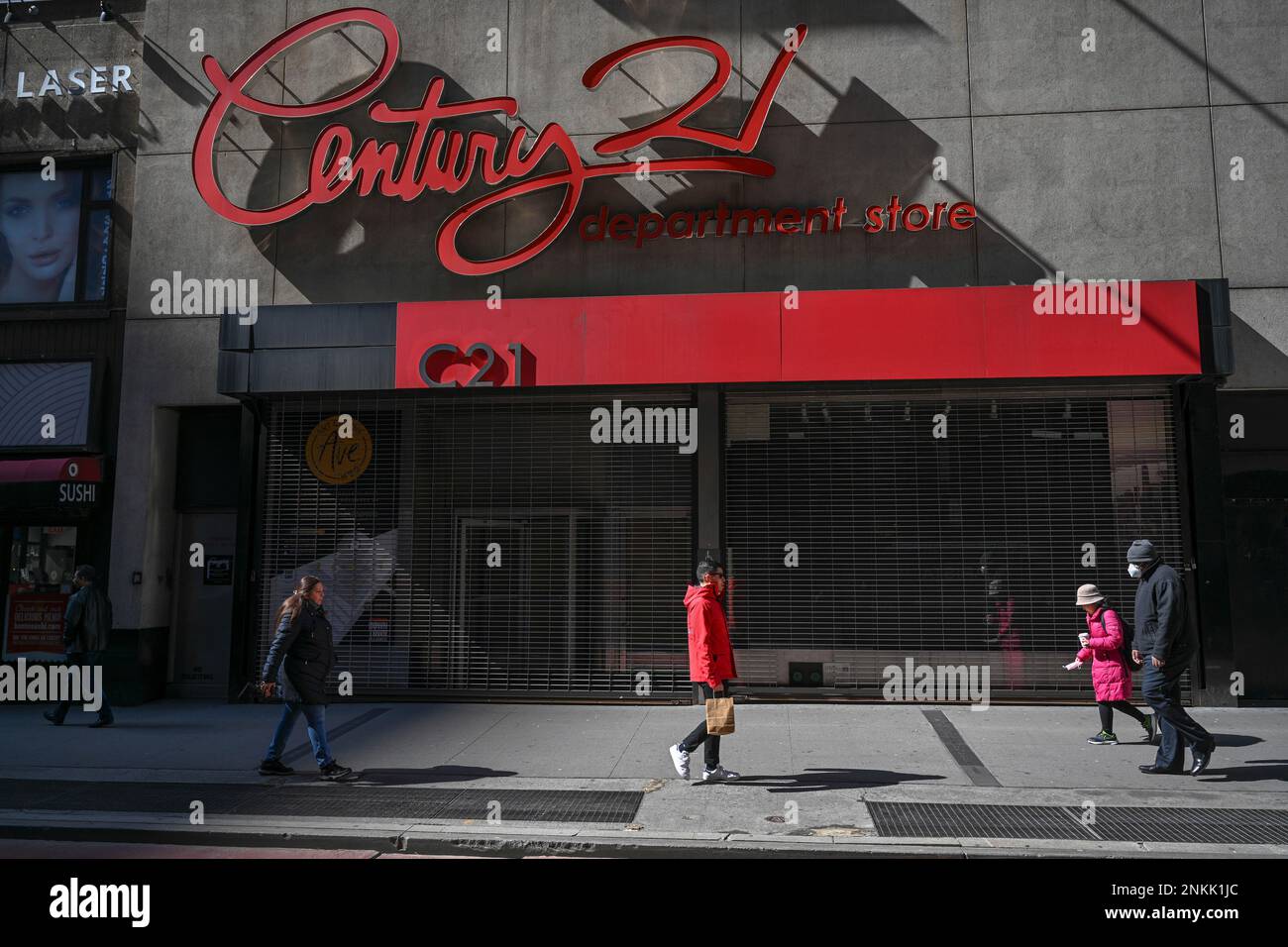 Photo by: NDZ/STAR MAX/IPx 2022 3/11/22 Signage on a closed Century 21 storefront on Broadway in ...