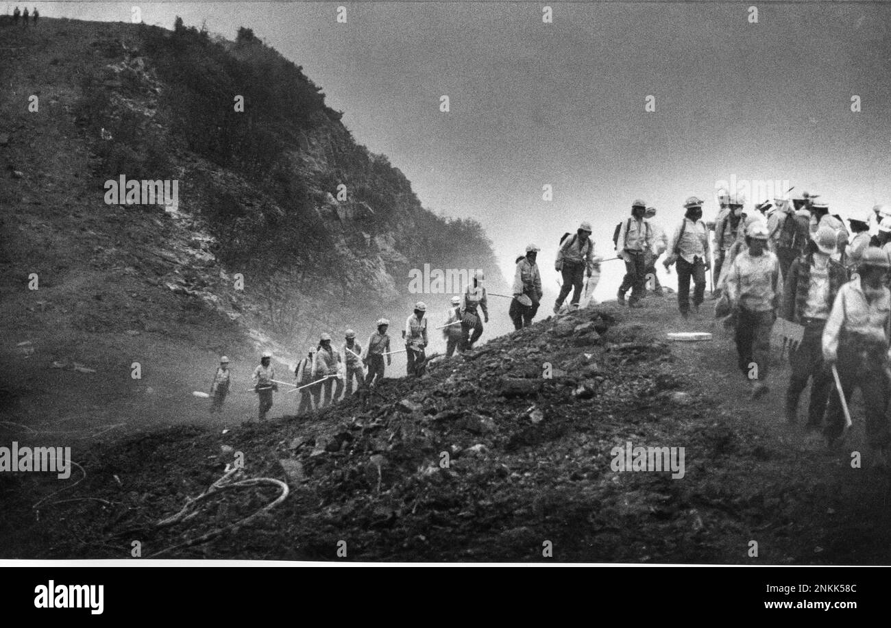 Massive fire in Big Sur August 1977, A fire fighting crew, August 12 ...