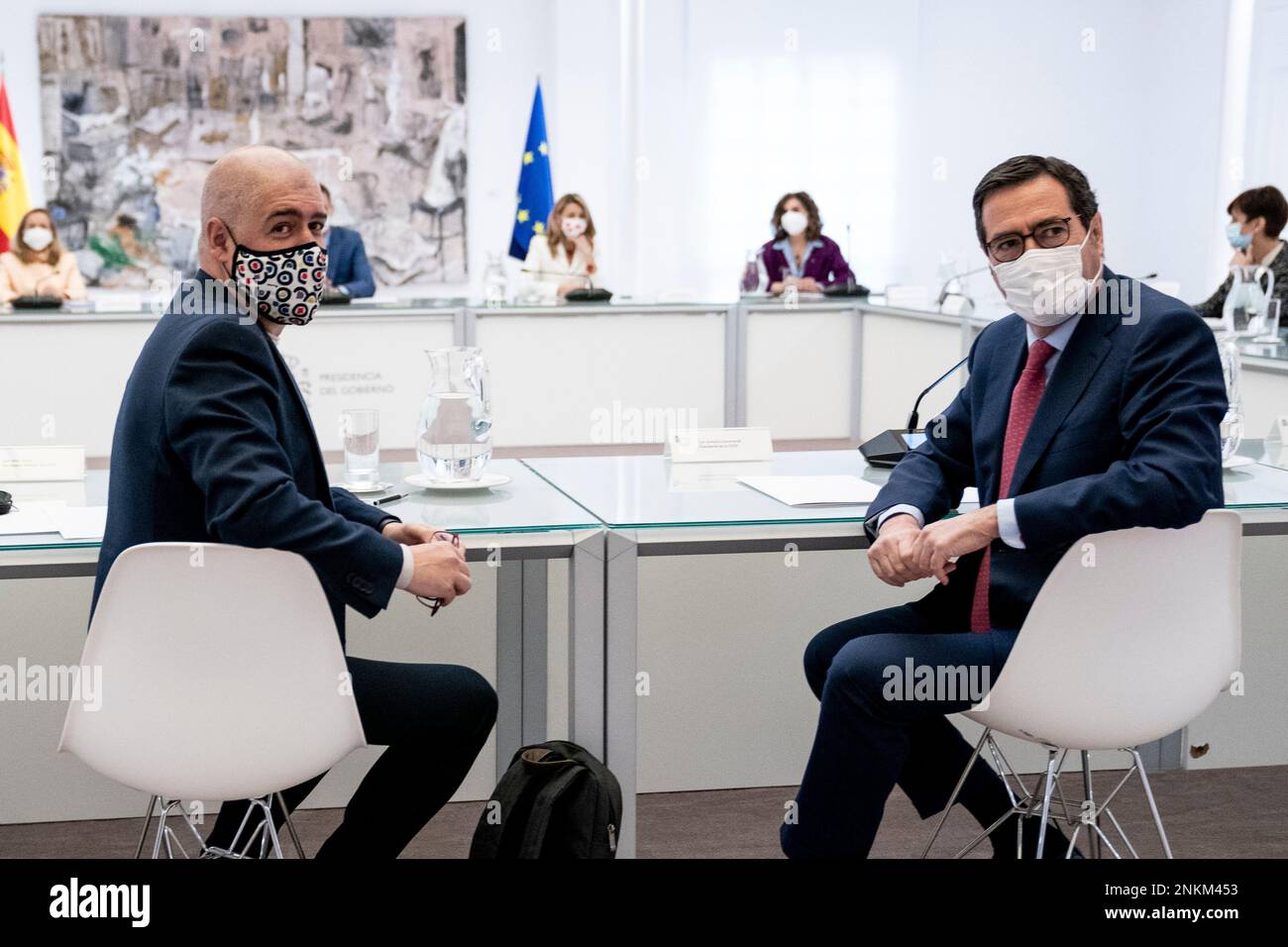 The secretary general of CCOO, Unai Sordo (left), and the president of ...