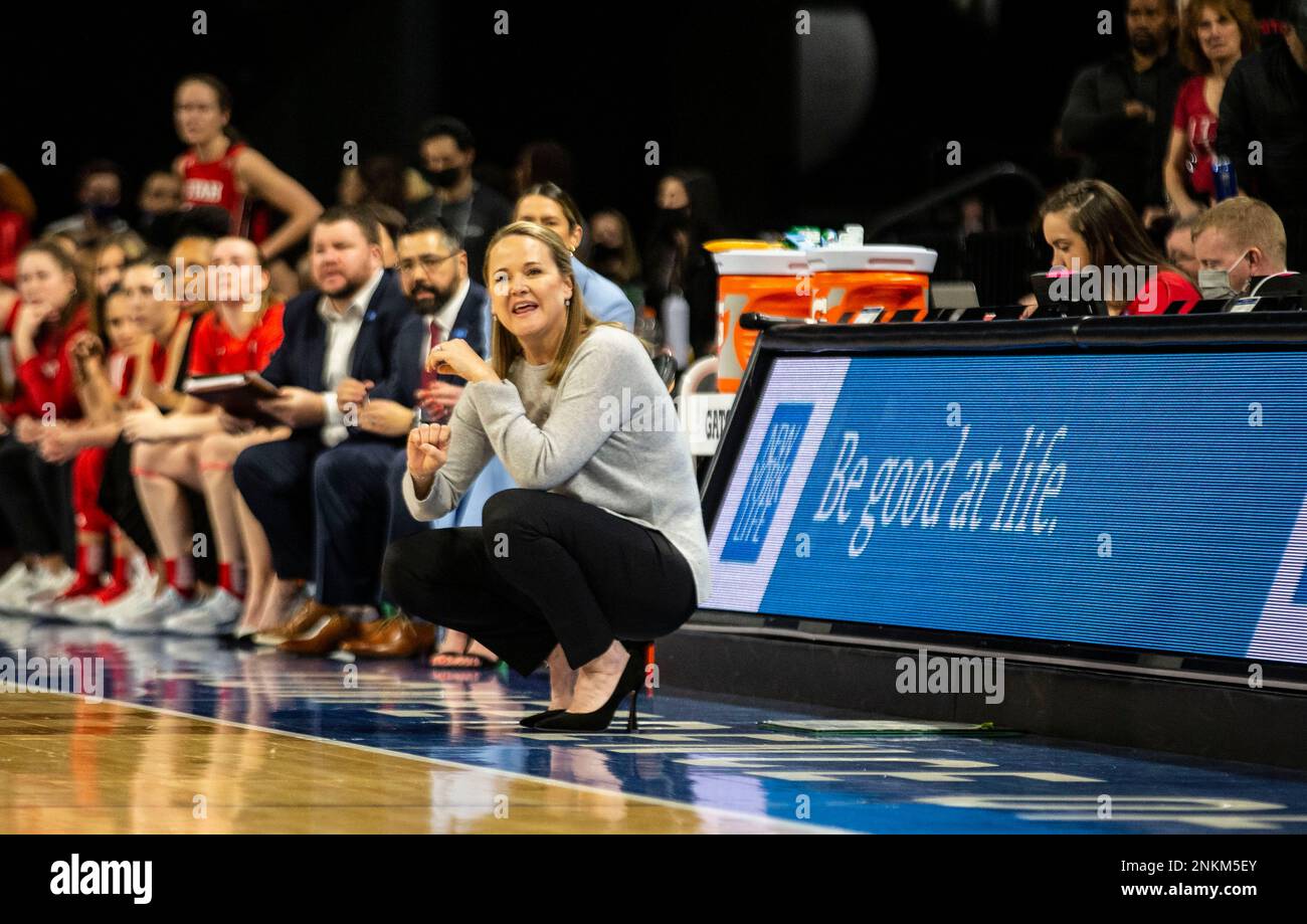 Mar 06 2022 Las Vegas, NV, U.S.A. Utah head coach Lynne Roberts on the ...