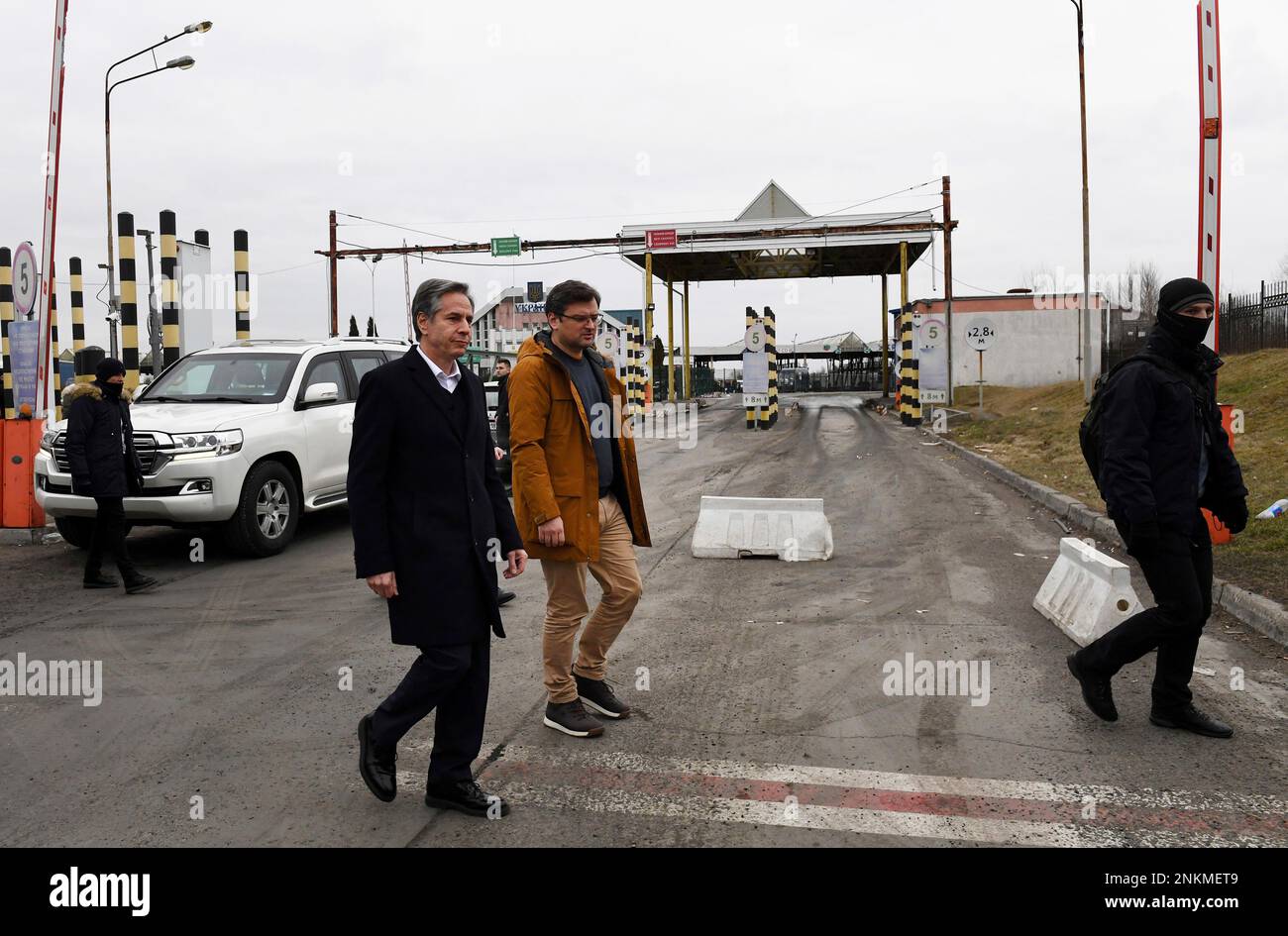 US Secretary of State Antony Blinken, left, and Ukrainian Foreign ...