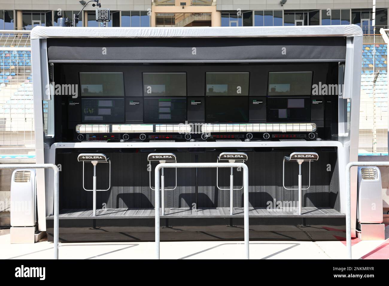 Mercedes amg f1 pit gantry hi-res stock photography and images - Alamy