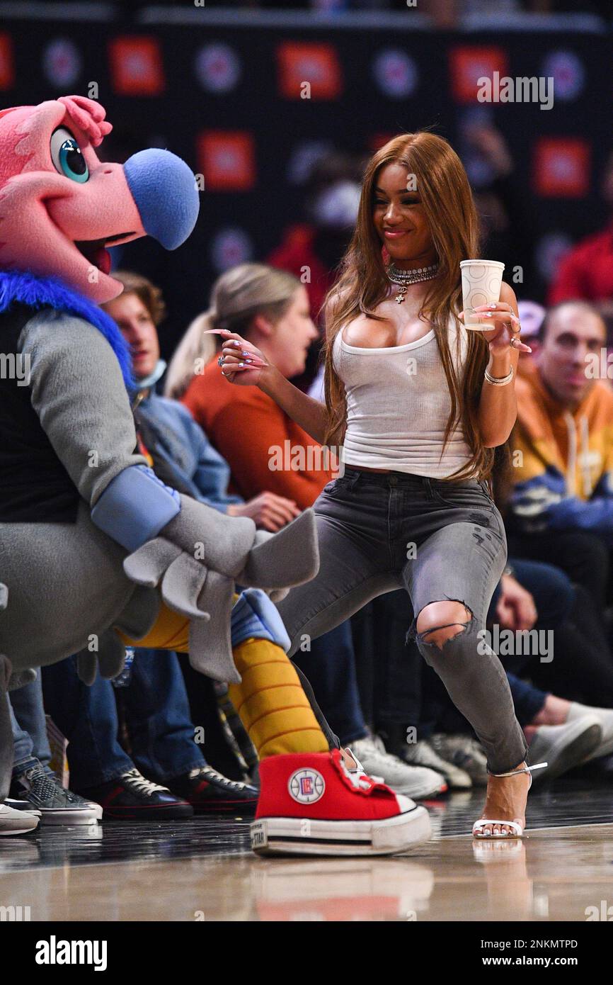 LOS ANGELES, CA - MARCH 03: Rapper Saweetie dances with the Clippers ...