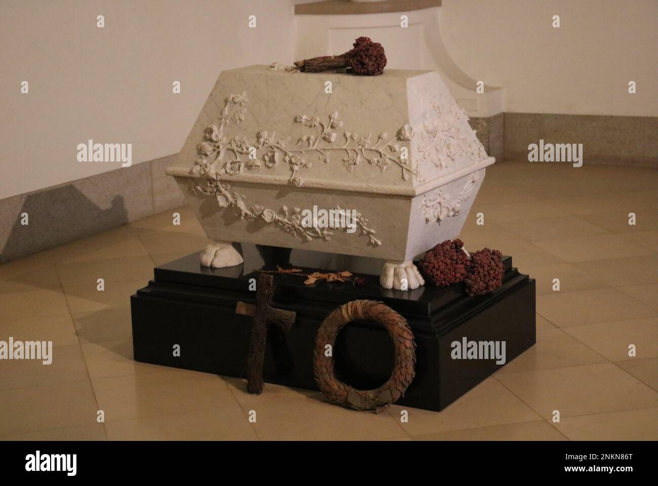 Nameless grave hi-res stock photography and images - Alamy