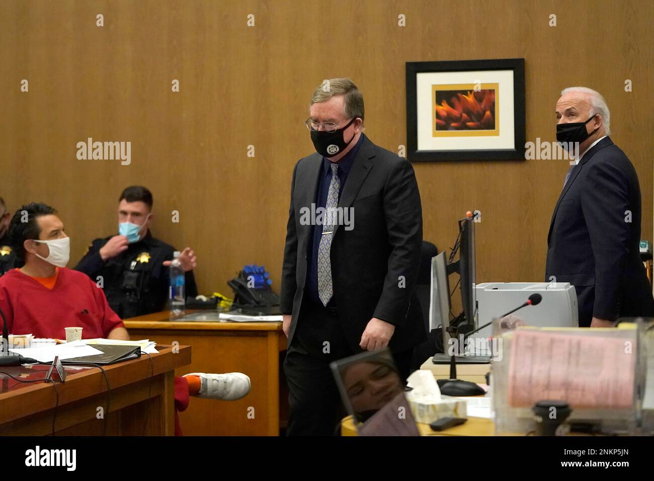 Scott Peterson, left, watches as his attorney, Pat Harris, right, and ...