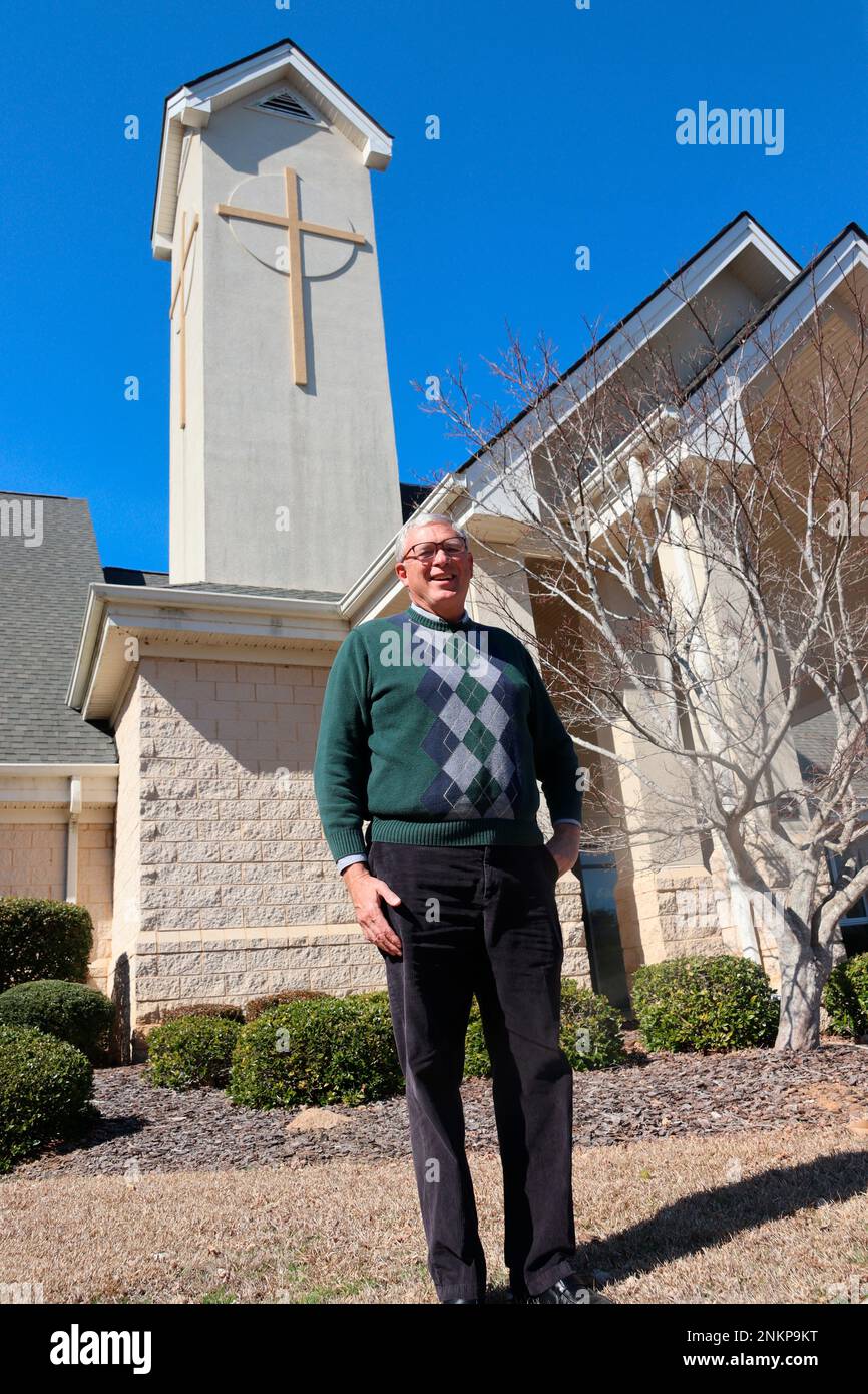 The Rev. Jim Kinsler, pastor of Lutheran Church By The Lake in ...