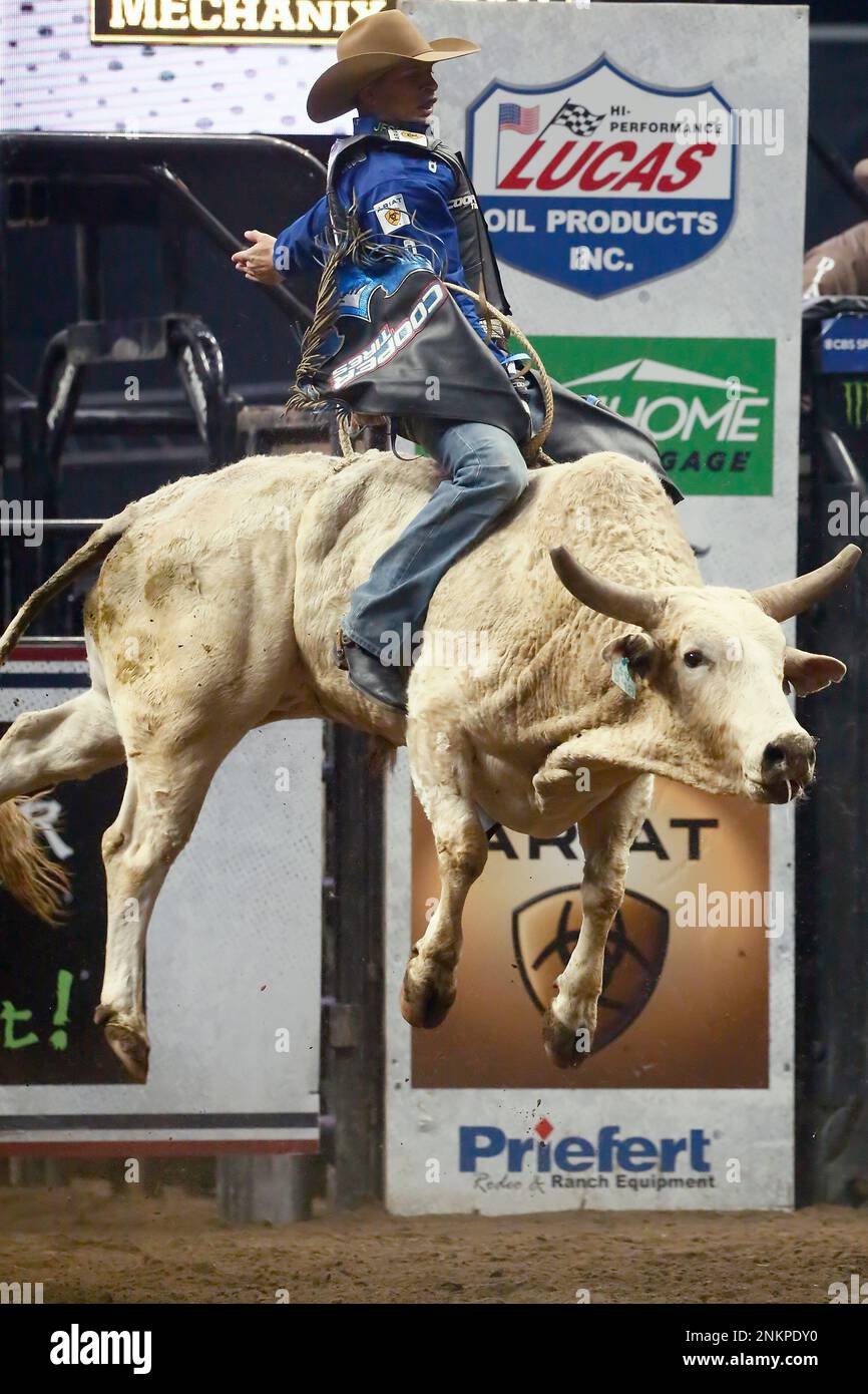 LOS ANGELES, CA - FEBRUARY 22: Eduardo Aparecido rides bull Cali's ...
