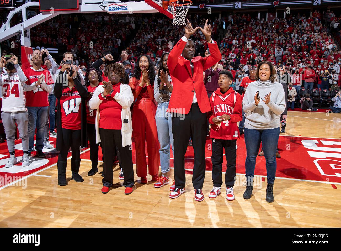 Wisconsin Badgers retired the number of former player Michael Finley ...