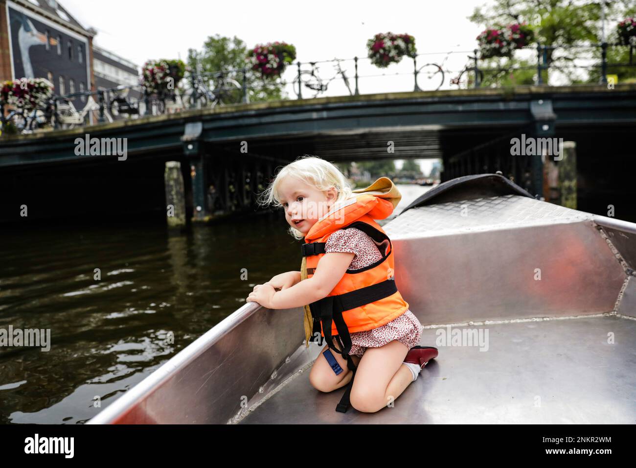 People boat lifejacket hi-res stock photography and images - Alamy