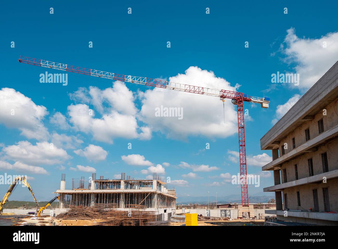 Construction crane working on large construction site Stock Photo - Alamy Construction crane working on large construction site Stock Photo - Alamy