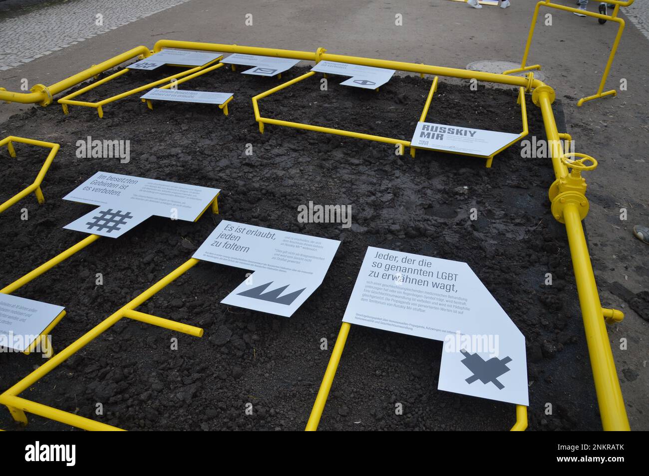 Russkiy mir hi-res stock photography and images - Alamy