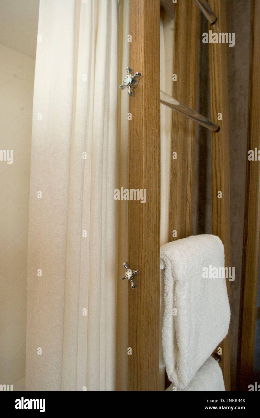 SHOWCASE07 066 OHARA.CR2 One Cherry St. San Francisco, CA. BATHROOM NO ...