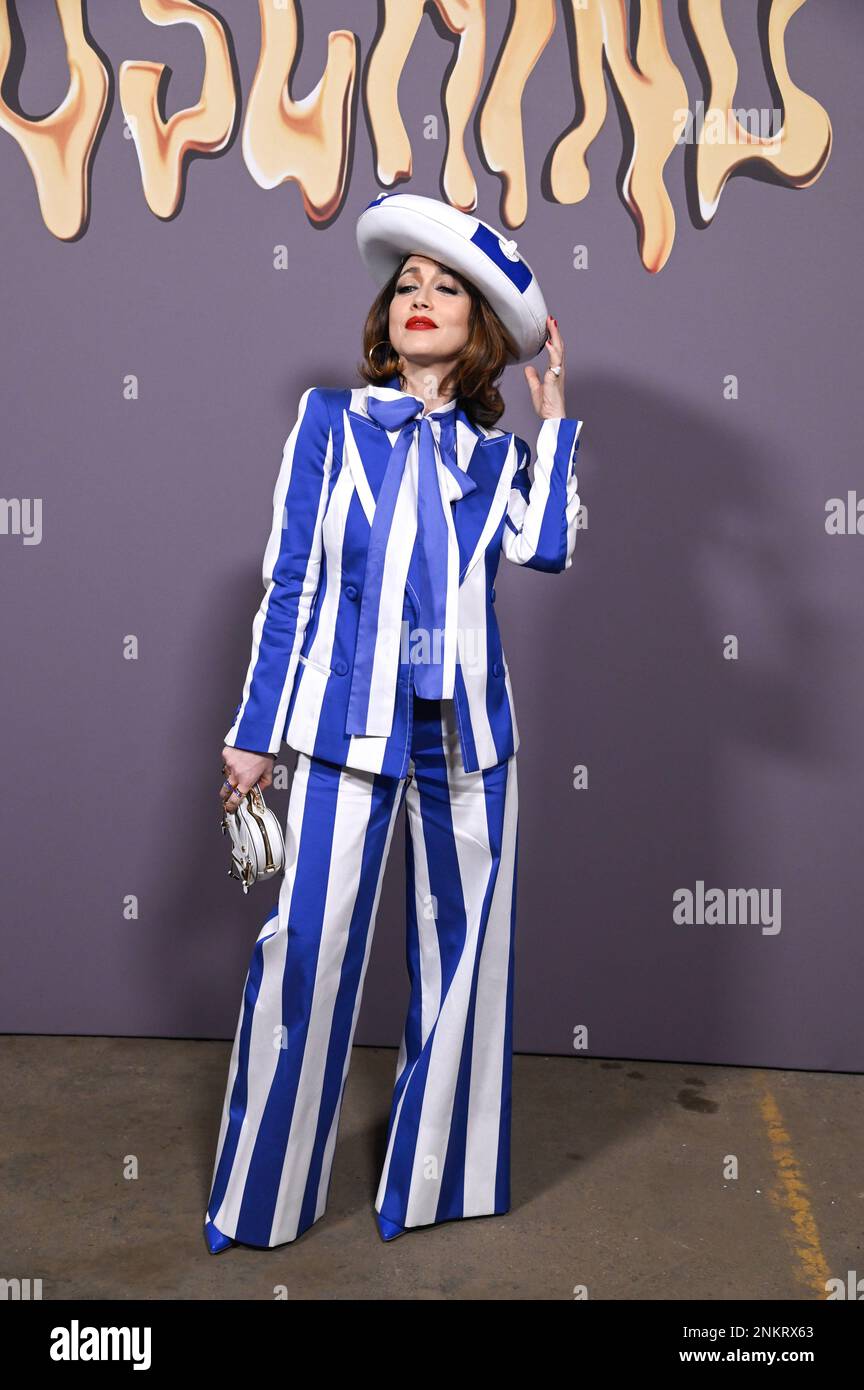 Woman fall winter 2023 2024 hi-res stock photography and images - Alamy