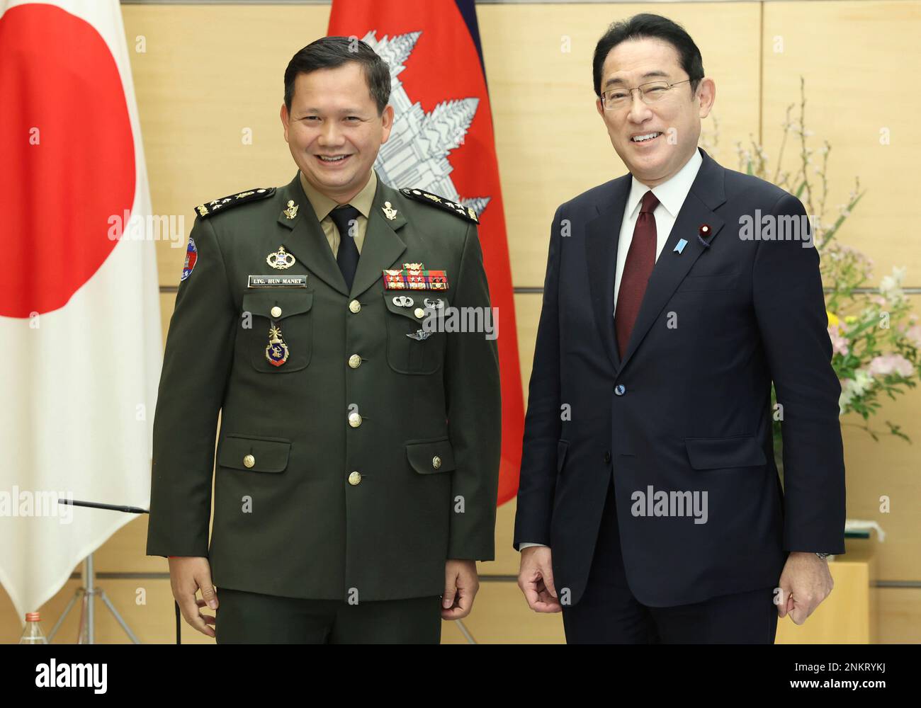 Lt.Gen. Hun Manet (L), Commander of the Royal Cambodian Army meets with ...