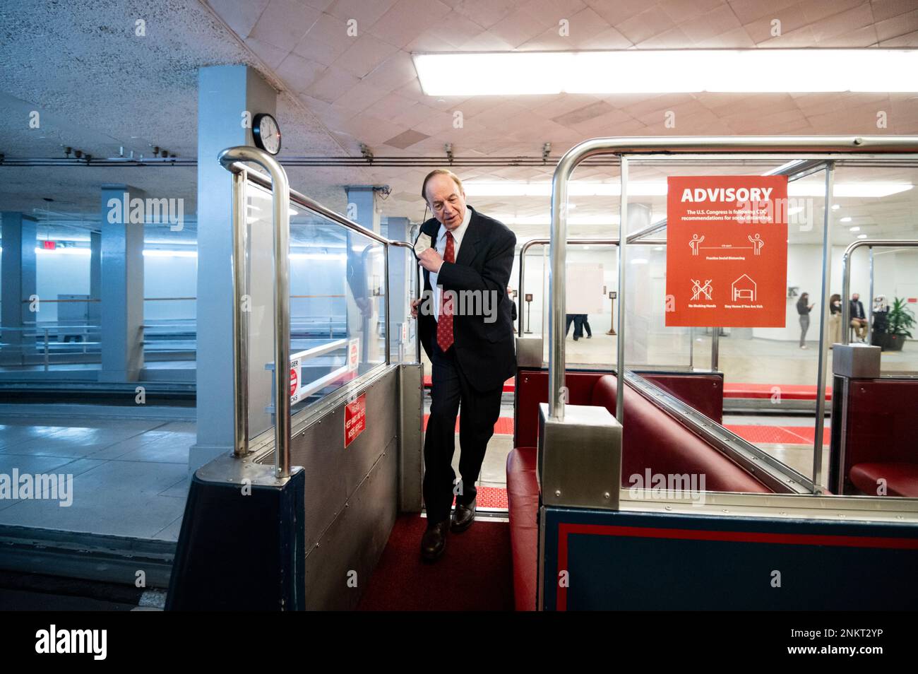 UNITED STATES - FEBRUARY 15: Sen. Richard Shelby, R-Ala., boards the ...