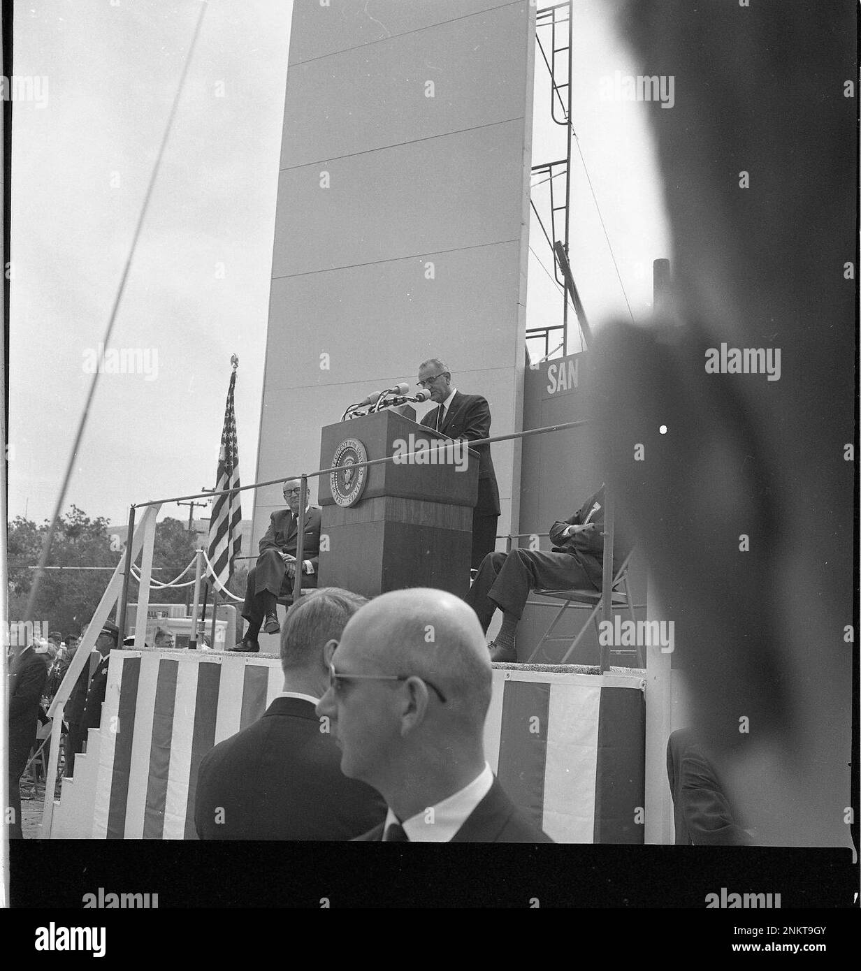 President Lyndon Baines Johnson speaking at the BART ground-breaking ...