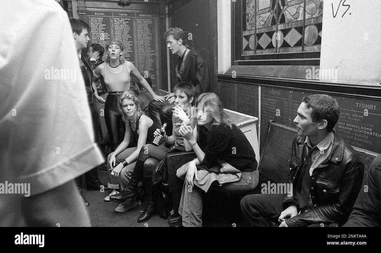 The San Francisco Punk music scene, with photos taken at many venues ...