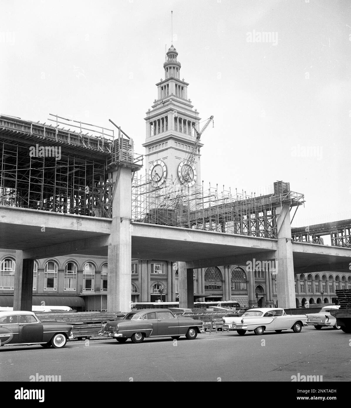 Construction photos of the Embarcadero Freeway taken in January 1958 ...
