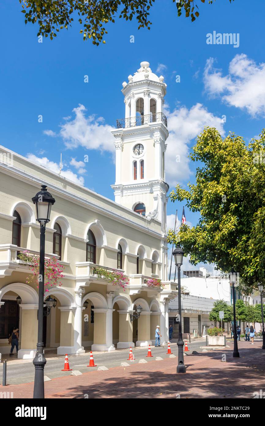 Palacio Consistorial de Santo Domingo, Columbus Park (Parque Colón ...