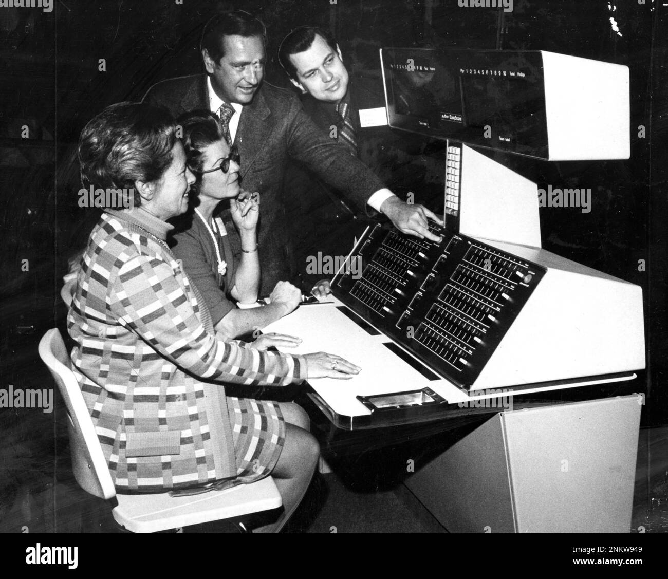 A demonstration of the new AMF scoring machine. Jan 24, 1973. (Dave ...
