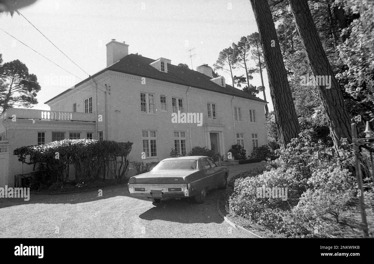 Randolph Hearst and wife Catherine Hearst hold a press conference ...