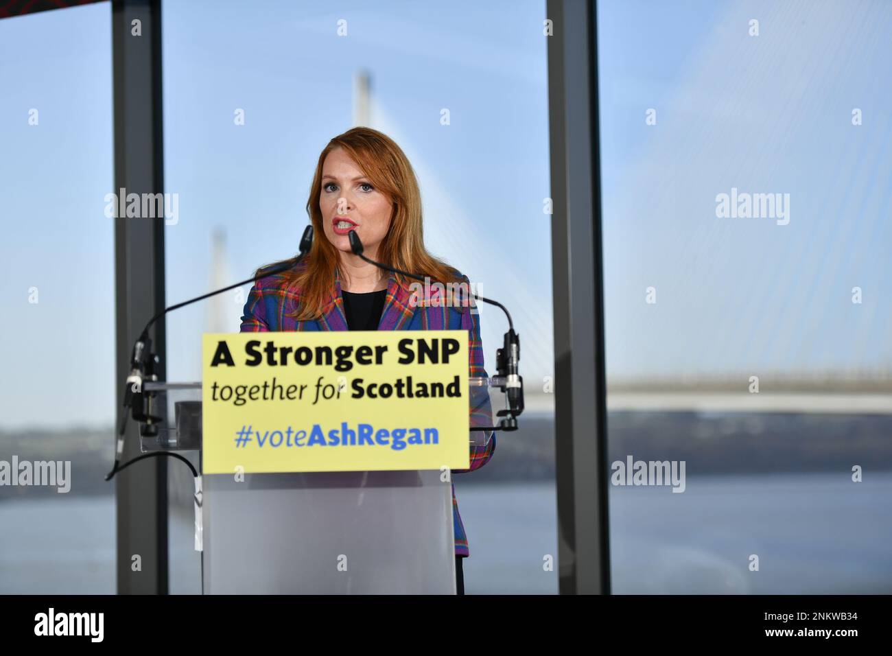 Ash regan building bridges hi-res stock photography and images - Alamy