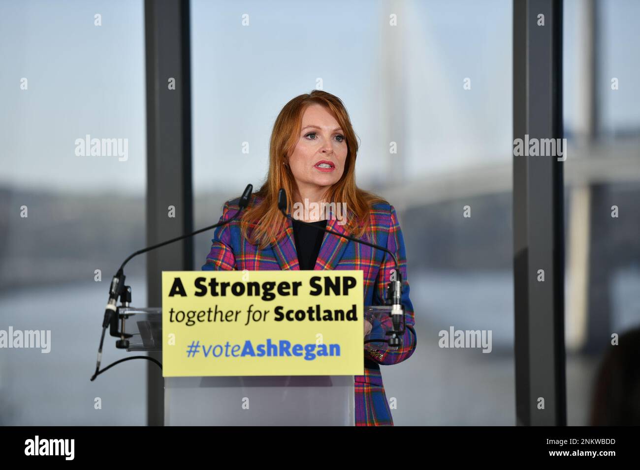 Ash regan building bridges hi-res stock photography and images - Alamy