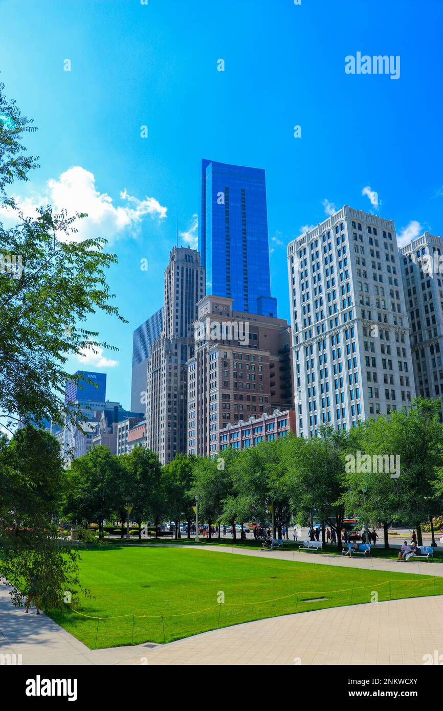 Chicago Columbus drive Millenium Park Stock Photo - Alamy