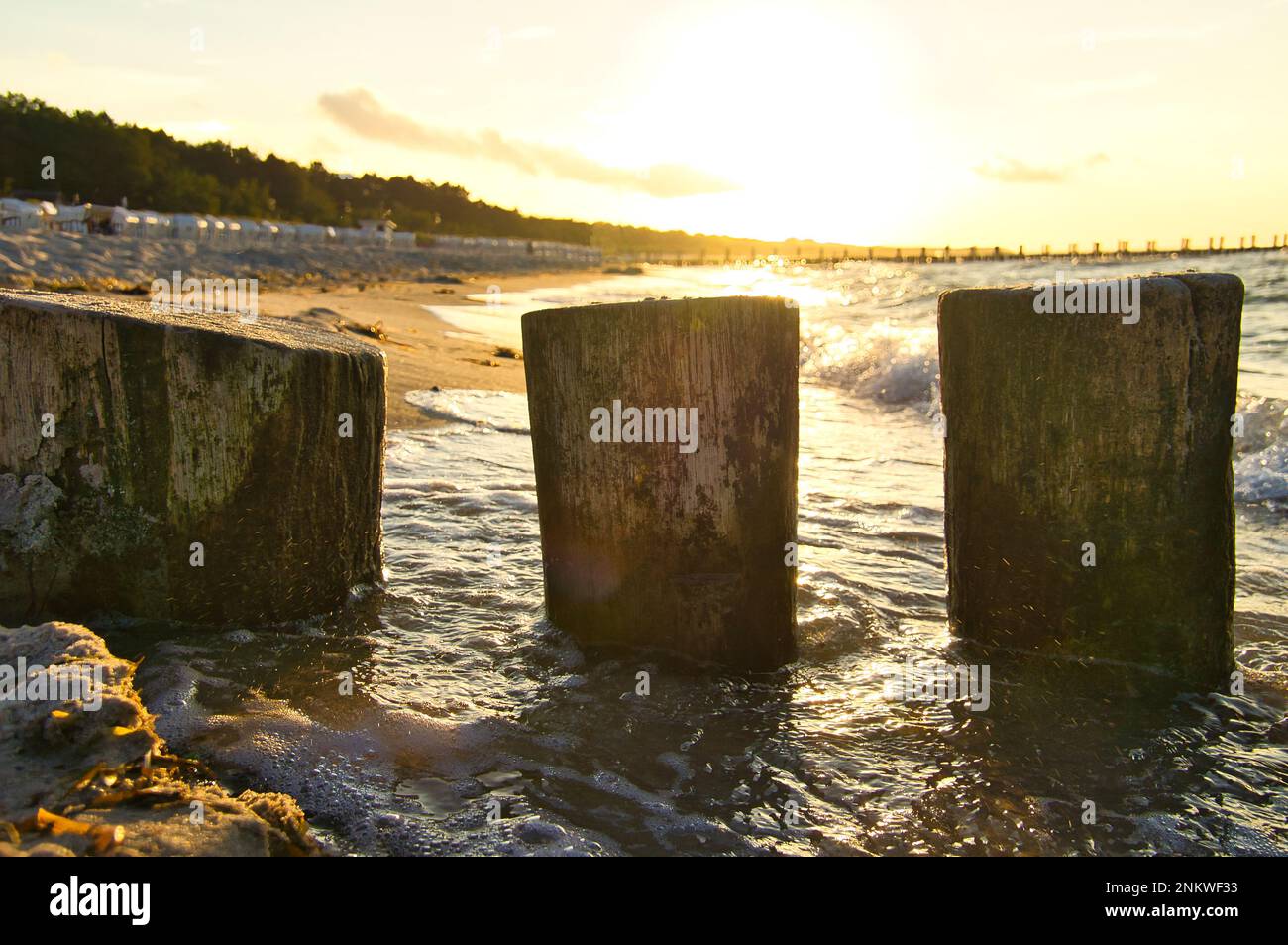 Wave with stones in black and white hi-res stock photography and images ...