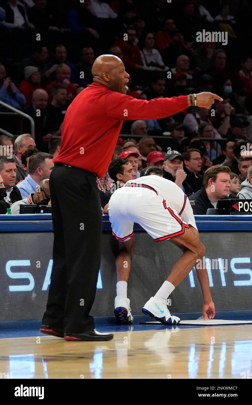 NEW YORK, NY - FEBRUARY 08: St. Johns Red Storm Head Coach Mike ...