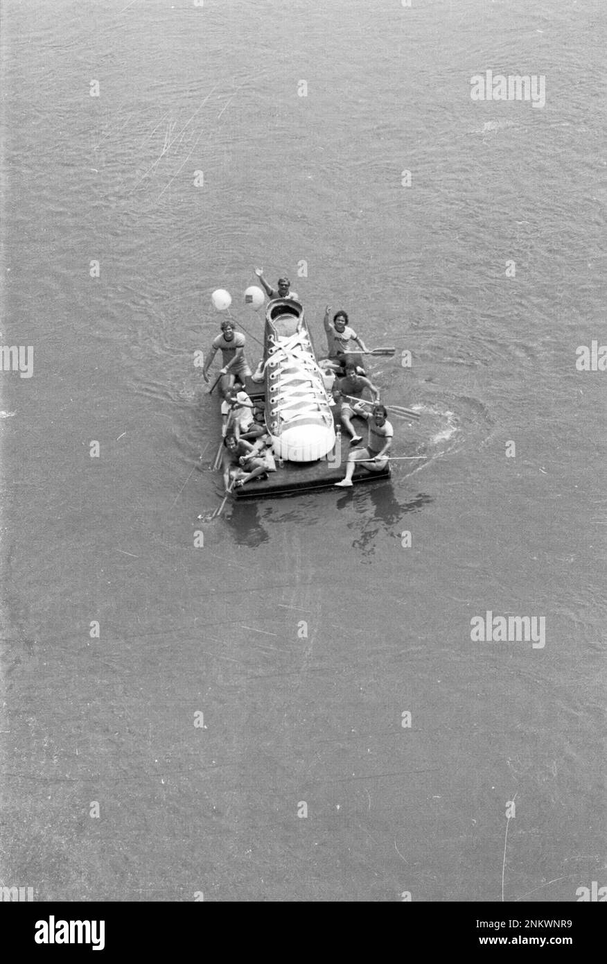 Ramblin' Raft Race down the Chattahoochee River, Atlanta, May 21, 1977 ...