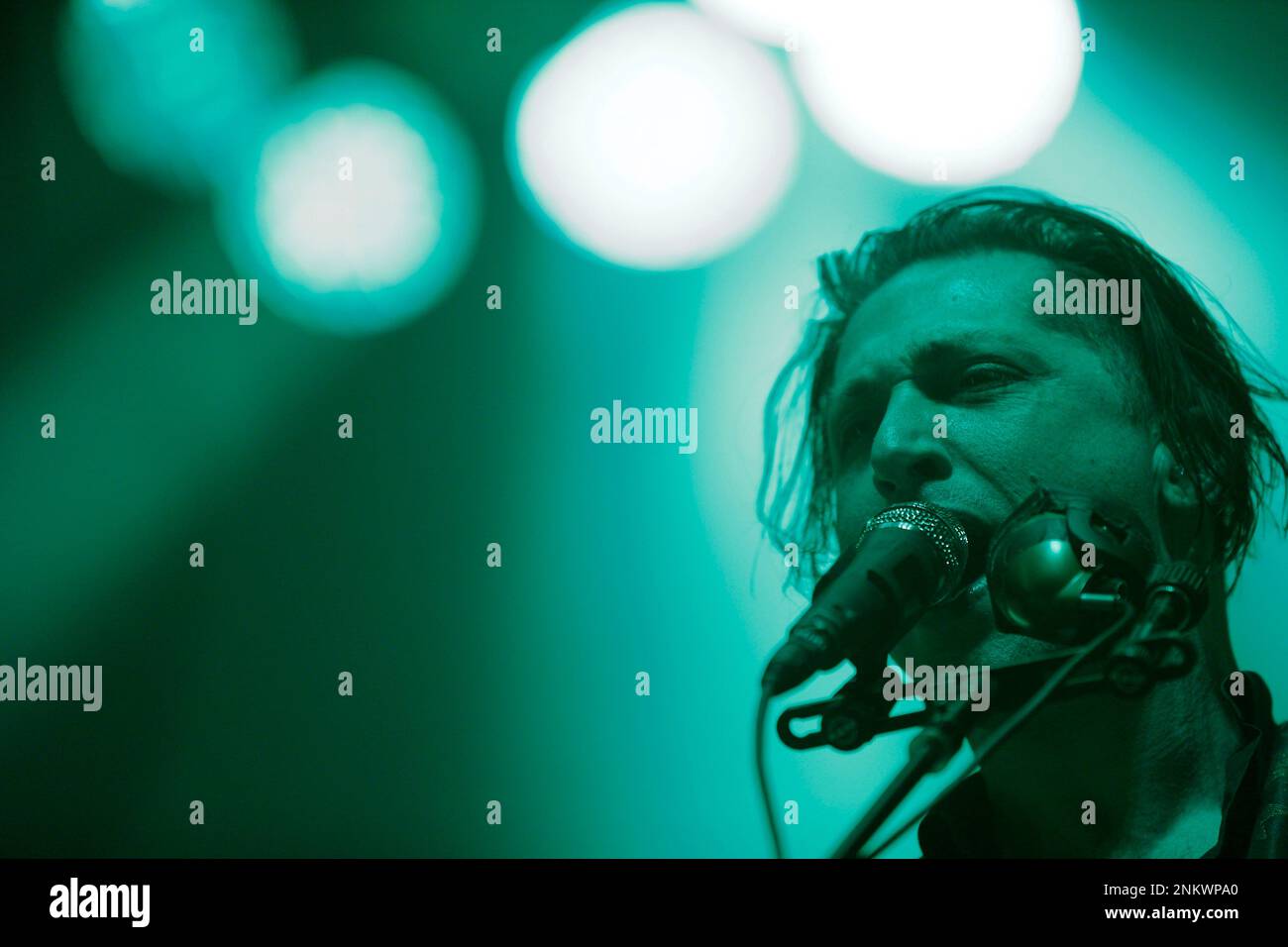 Troy Van Leeuwen of Queens of the Stone Age performs at the Bill Graham ...