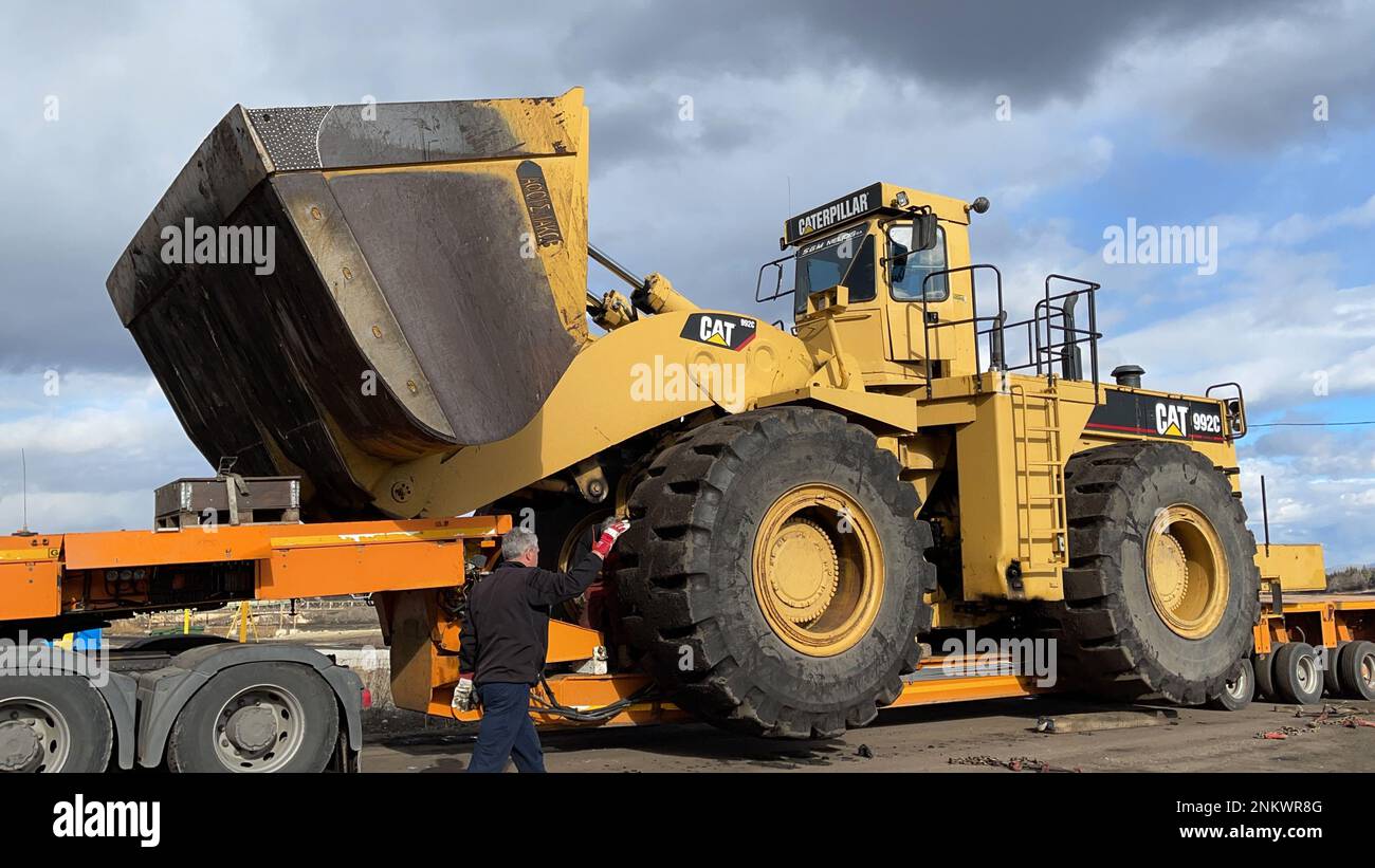 Huge haul truck hi-res stock photography and images - Alamy