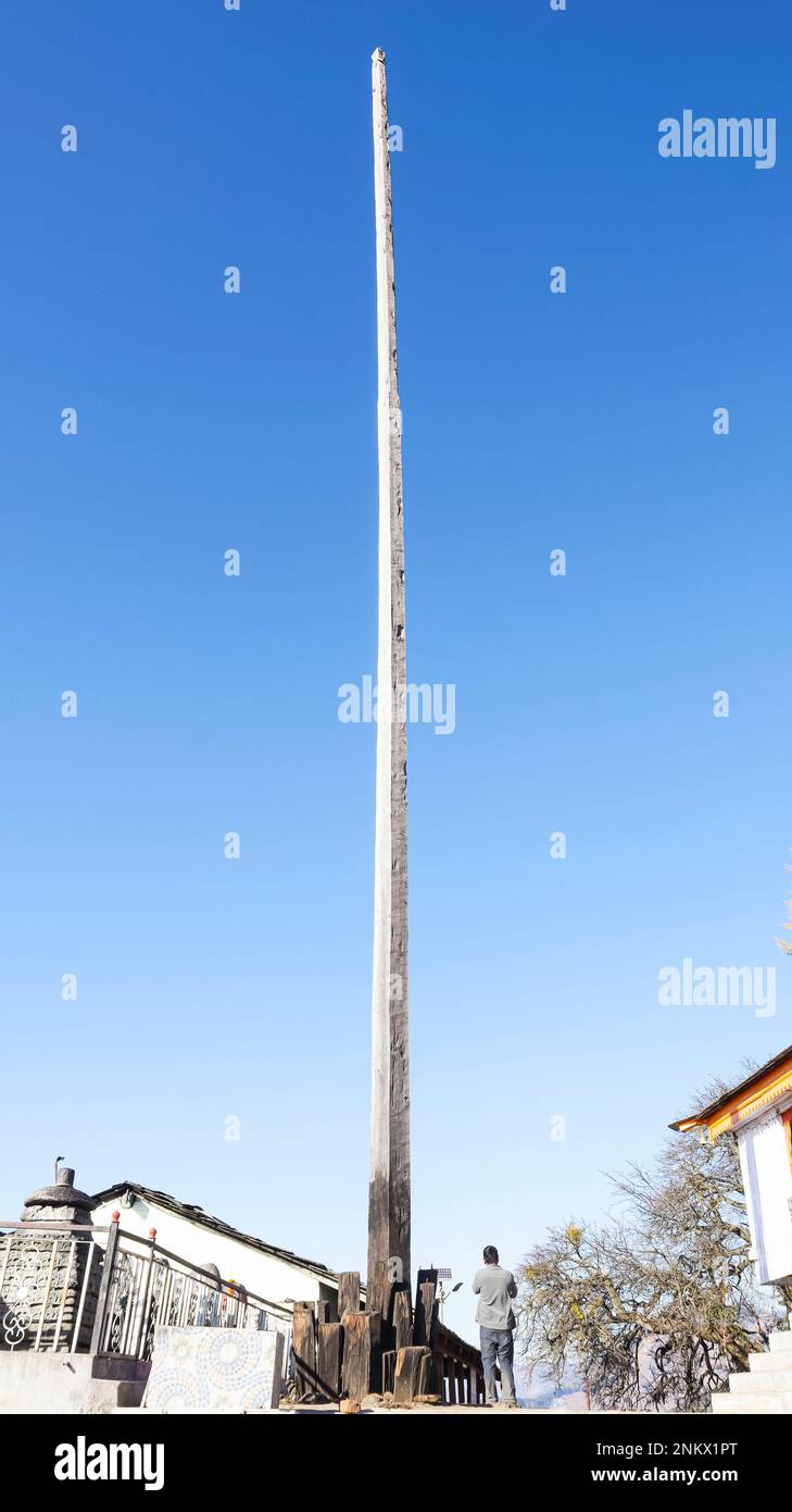 INDIA, HIMACHAL PRADESH, KULLU, December 2022,Tourist at Lightning pole ...