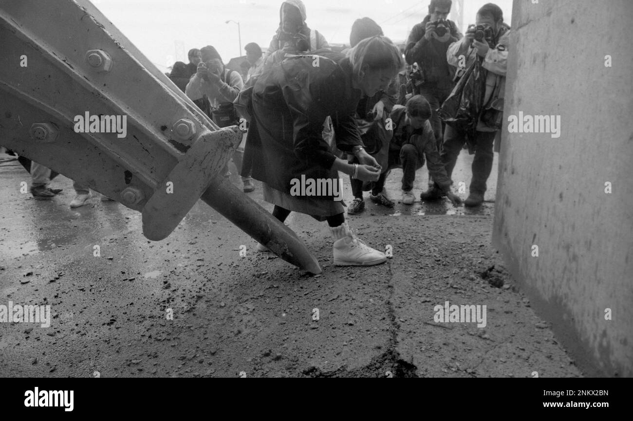 The Embarcadero Freeway Demolition ceremony program February 27, 1991 ...