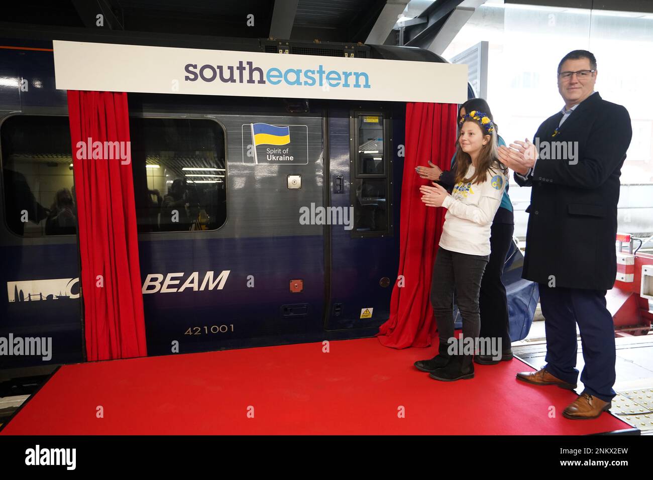 City beam class 707 hi-res stock photography and images - Alamy