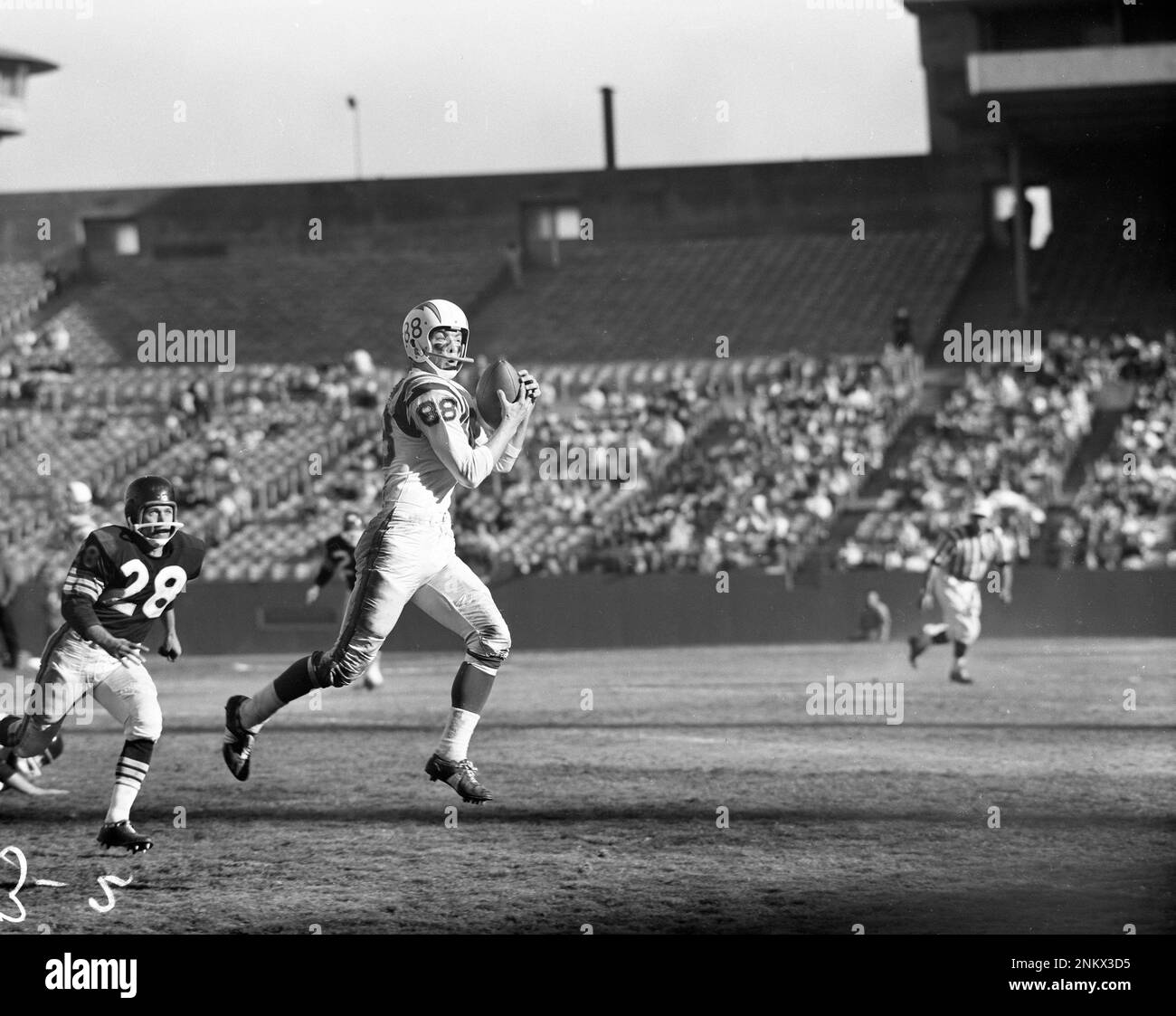 The Oakland Raiders play the San Diego Chargers at Candlestick Park ...