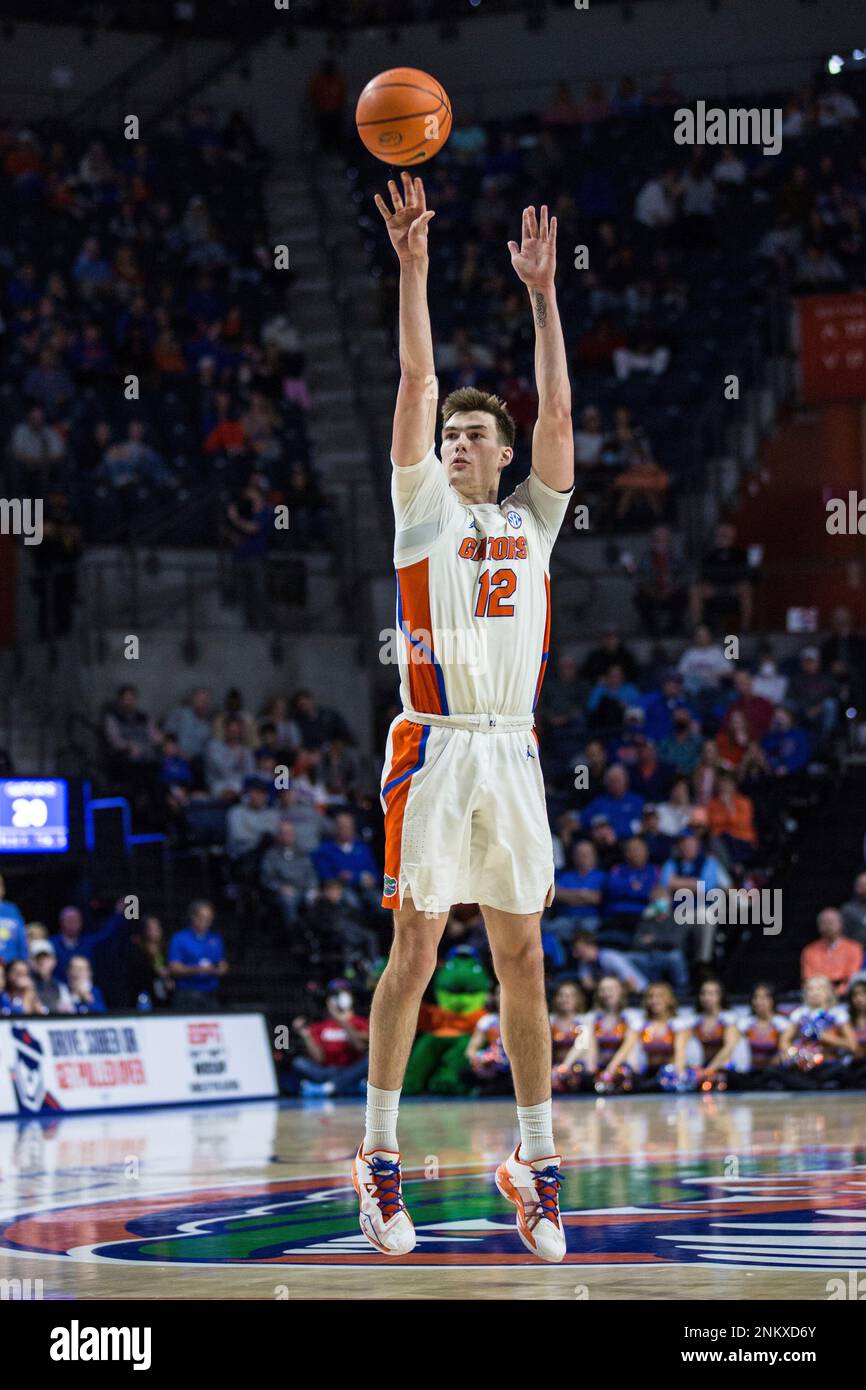 February 5, 2022: Florida Gators forward Colin Castleton (12) puts up a ...
