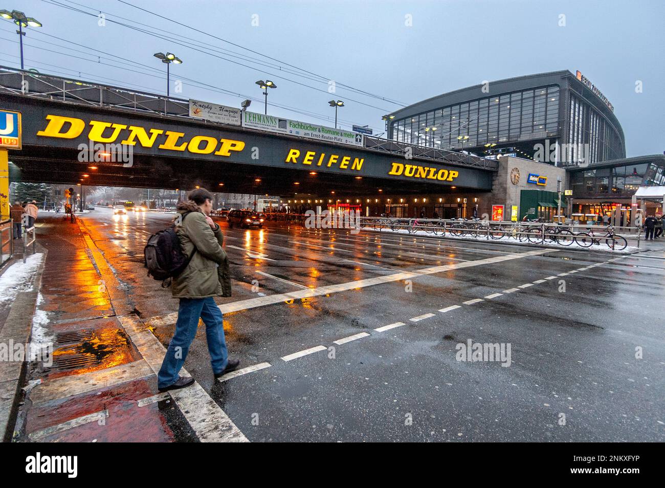 Berlin, January 30th 2005: Bahnhof Zoo, or Zoo Station Stock Photo - Alamy