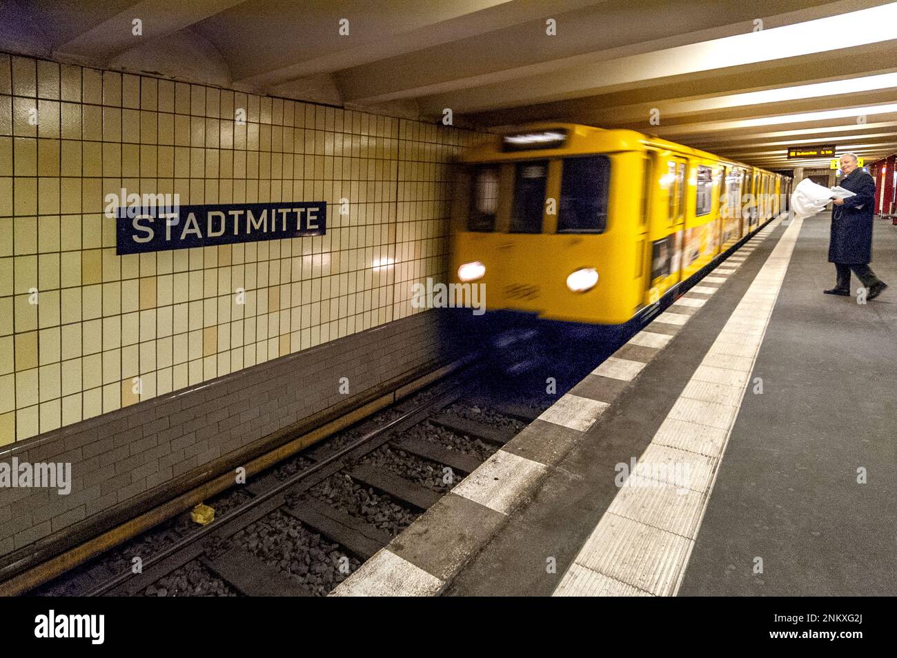 Berlin, January 31st 2005: A train pulling in to Stadtmitte U-Bahn ...