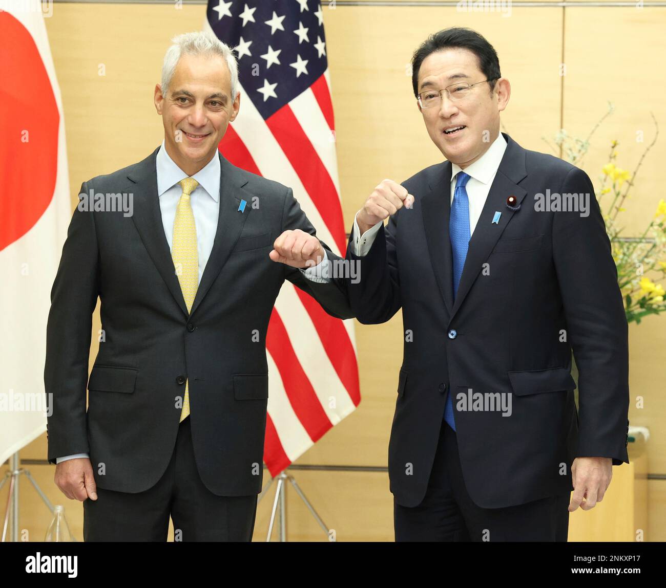 Rahm Emanuel (L), a new U.S. ambassador to Japan, meets Japanese Prime ...