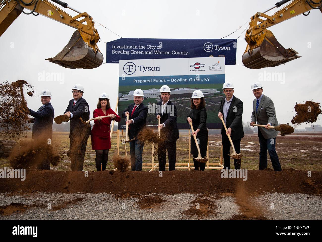 From left, Bowling Green Mayor Todd Alcott, Warren County Judge ...