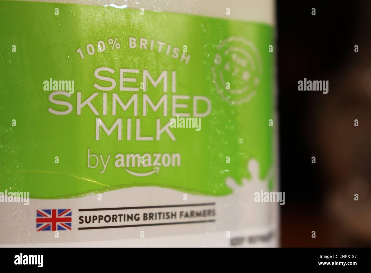 Fresh Semi Skimmed Milk jug from Amazon Fresh, Amazon's online grocery ... Fresh Semi Skimmed Milk jug from Amazon Fresh, Amazon's online grocery ...