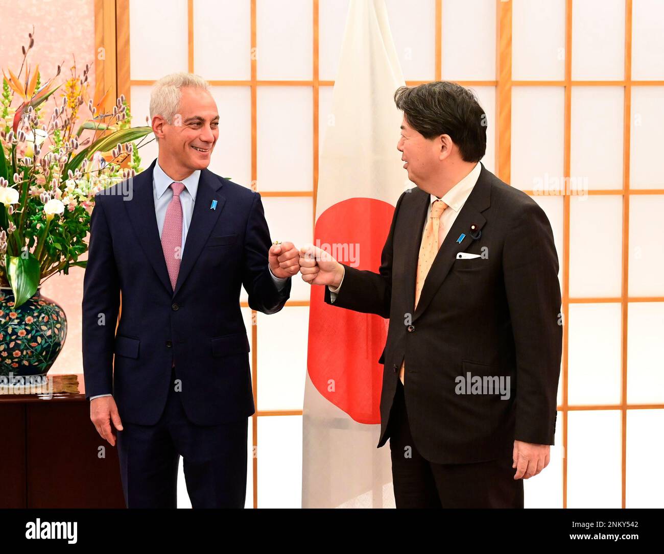 Rahm Emanuel (L) , U.S. ambassador to Japan pays a courtesy call on ...