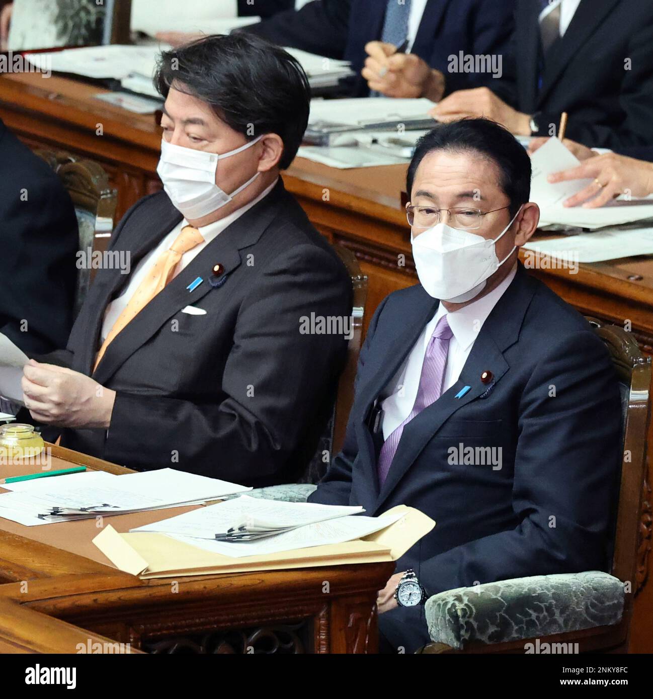 Japanese Prime Minister Fumio Kishida (R) and Minister for foreign ...
