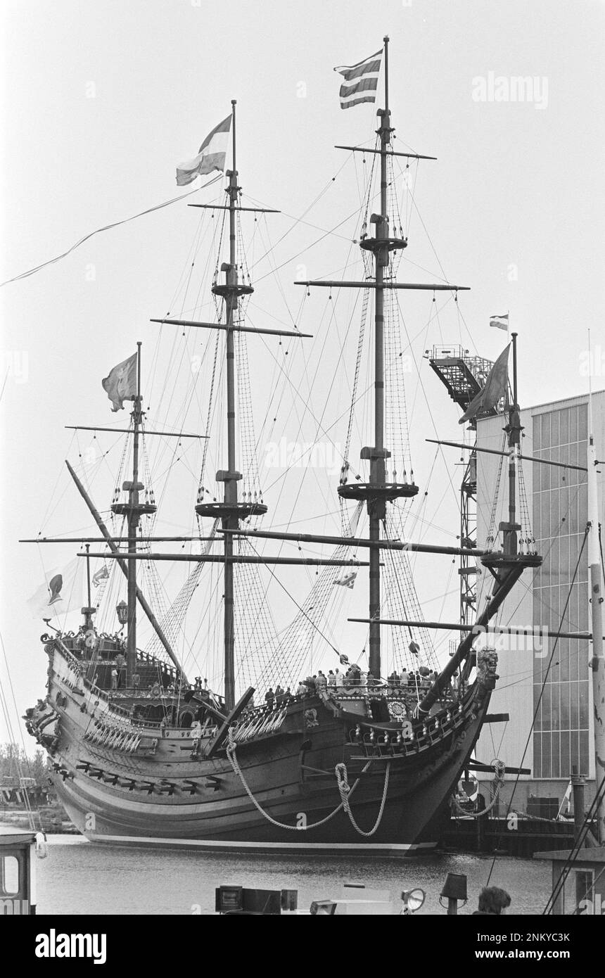Dutch replica ship Black and White Stock Photos & Images - Alamy