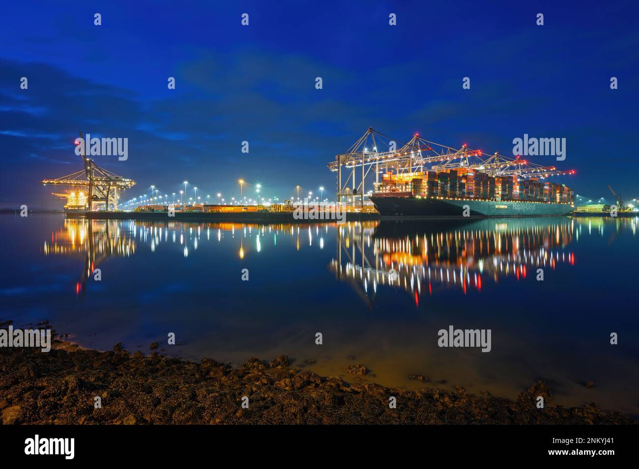 Container port night hi-res stock photography and images - Alamy