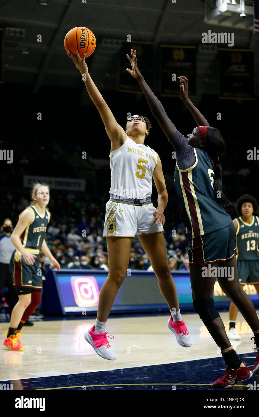 SOUTH BEND, IN - JANUARY 30: Notre Dame Fighting Irish guard Olivia ...
