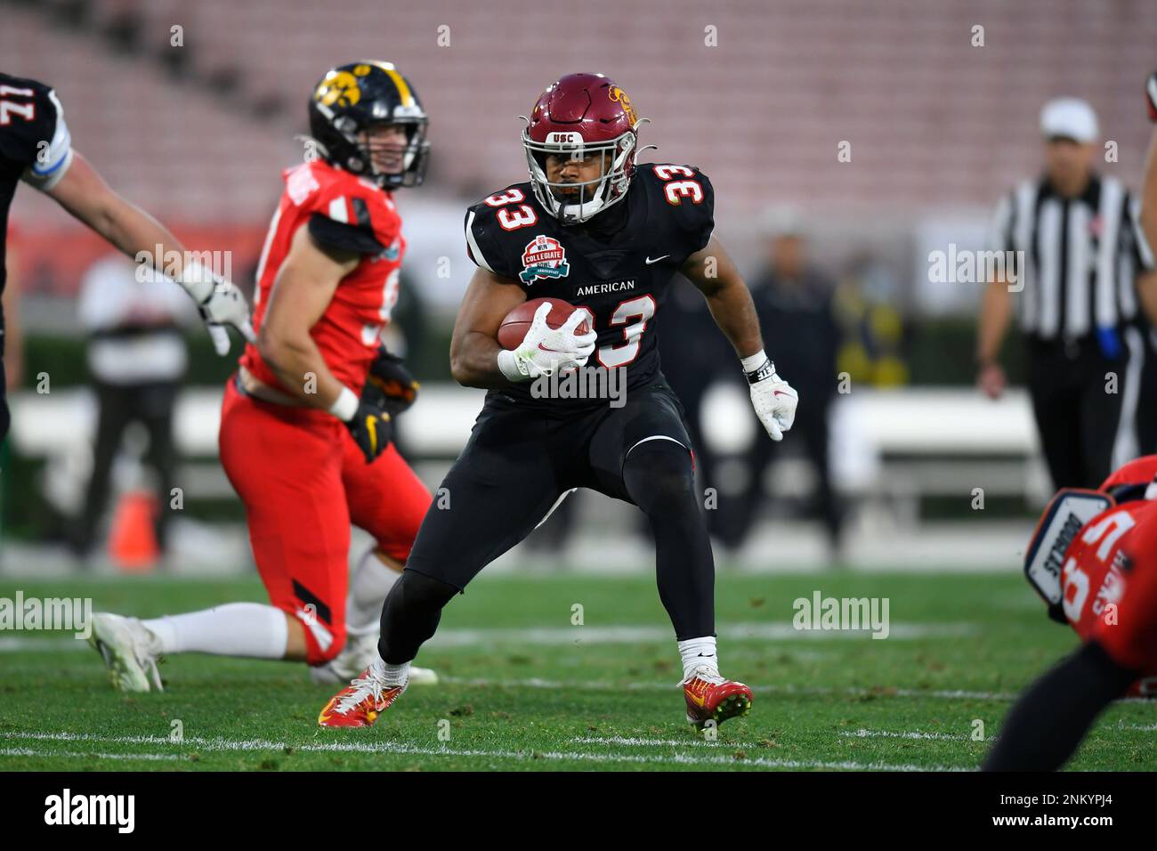 PASADENA, CA - JANUARY 29: American Team RB Vavae Malepeai (33) of ...